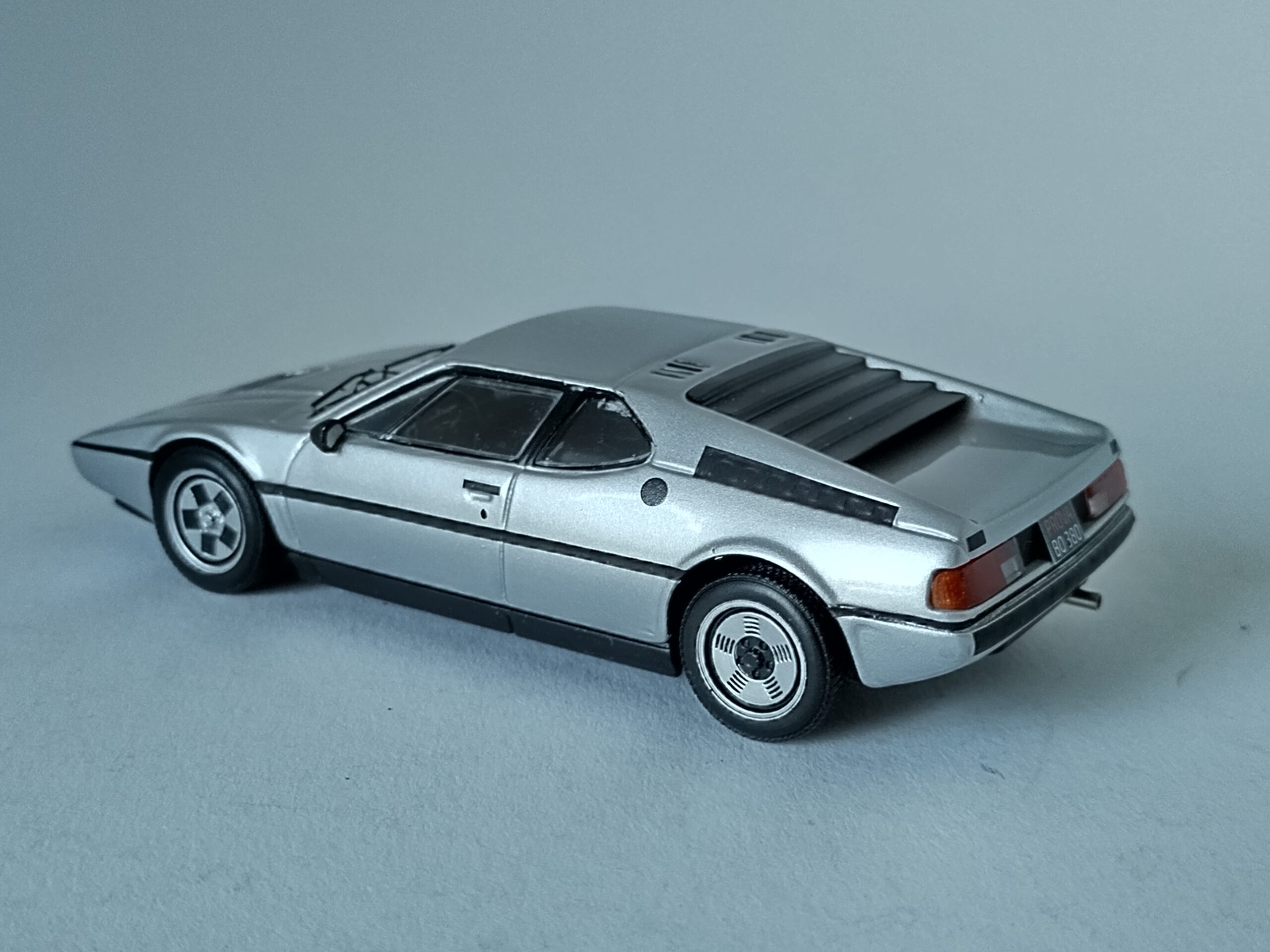 MW M1 Prototype by Lamborghini 1977 1:43 - Transkits